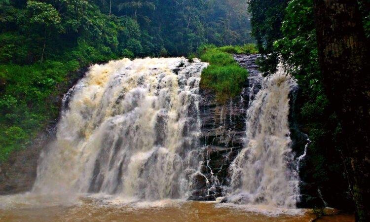 10 Must Visit Waterfalls in Karnataka | Karnataka Tourism
