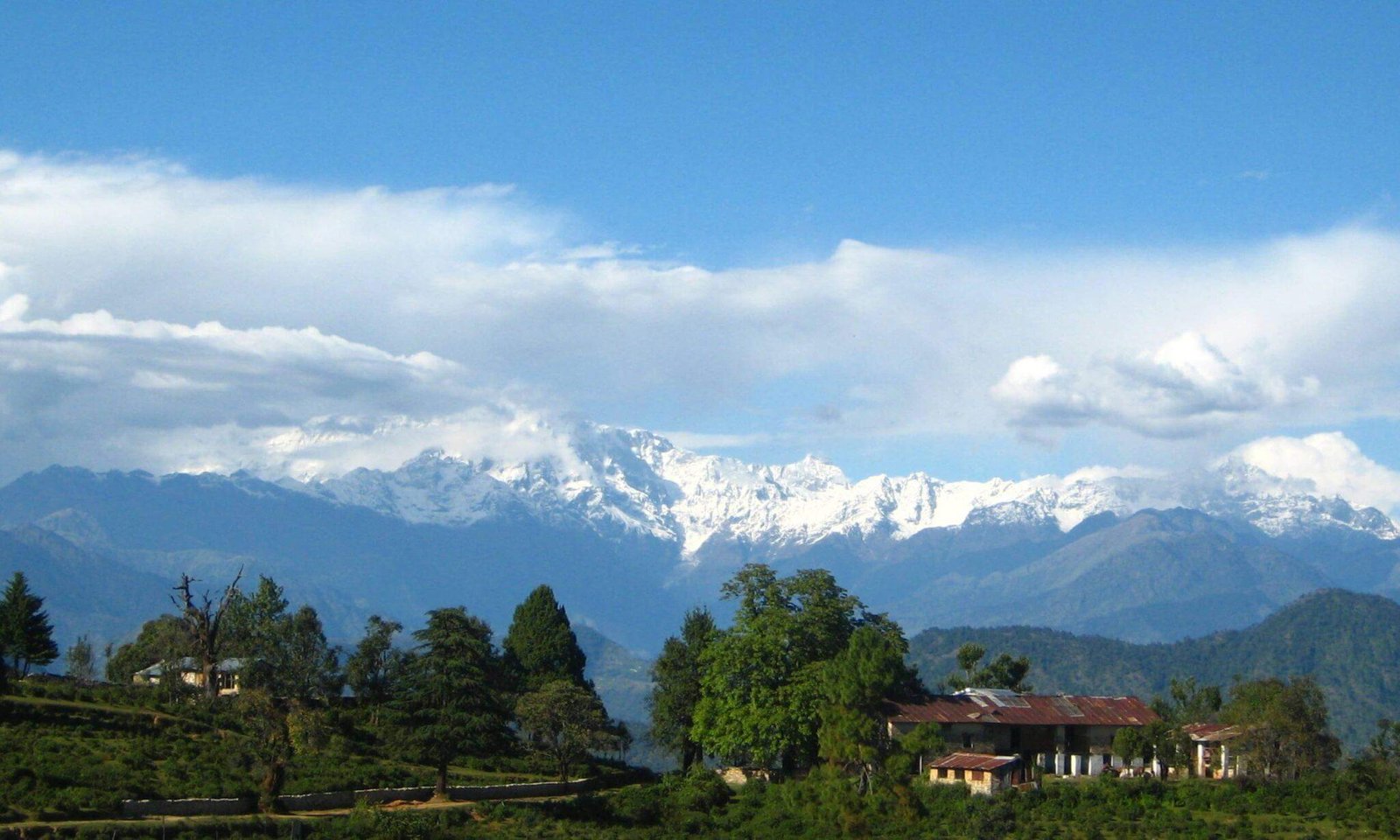 16 Best Hill Stations to Visit in Uttarakhand | Mountain Getaways