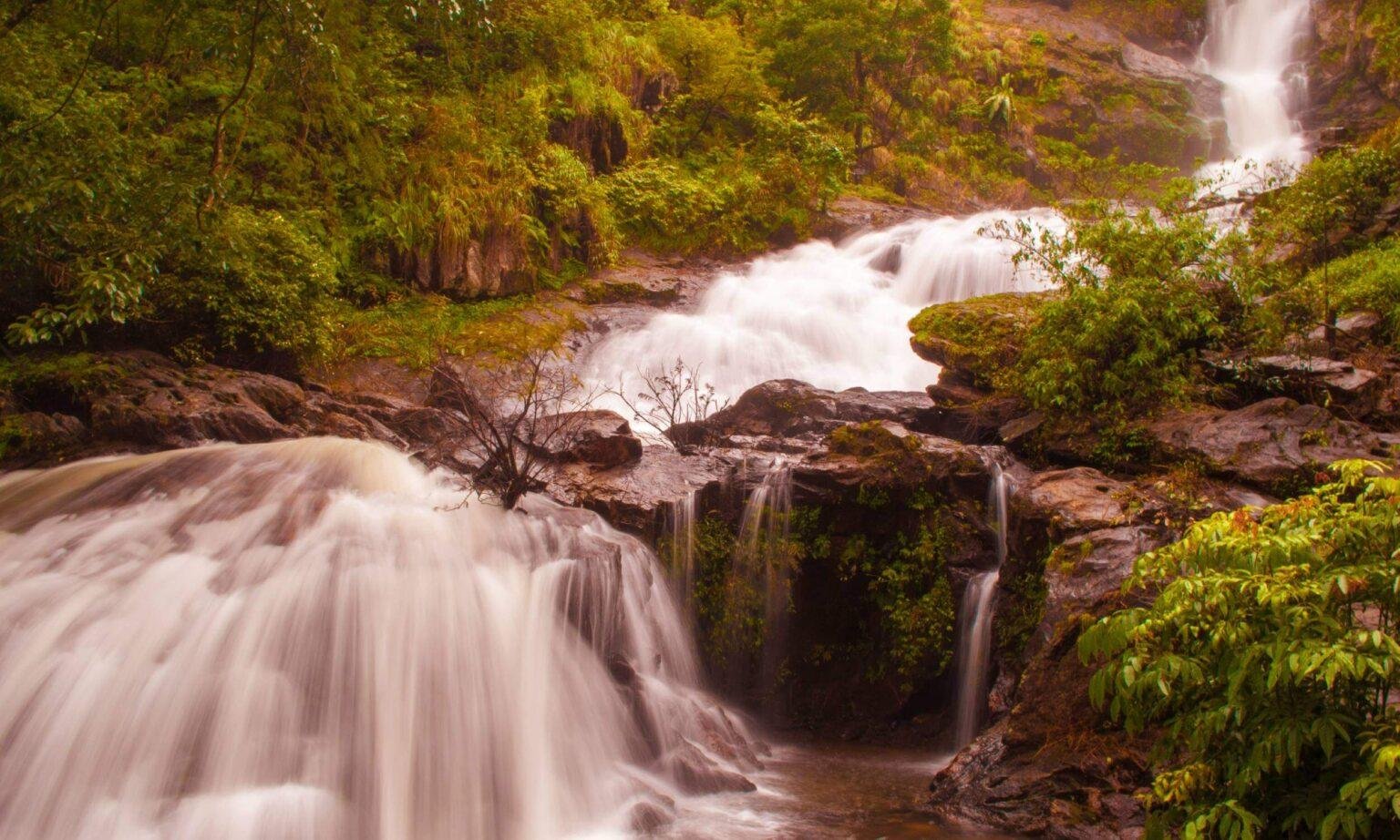 10 Must Visit Waterfalls in Karnataka | Karnataka Tourism