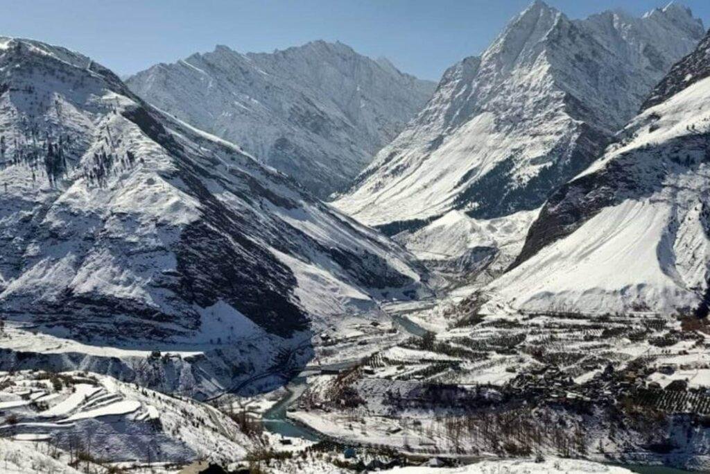 21 Best Places to See Snowfall in India | Bon Travel India