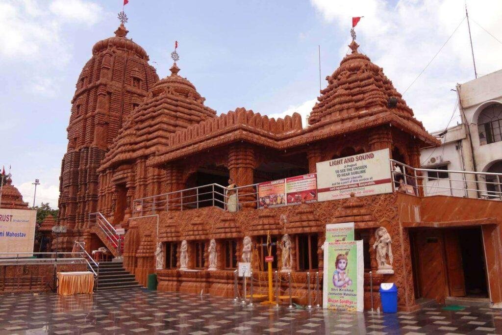 12 Popular Temples to Visit in Telangana, South India | Bon Travel India